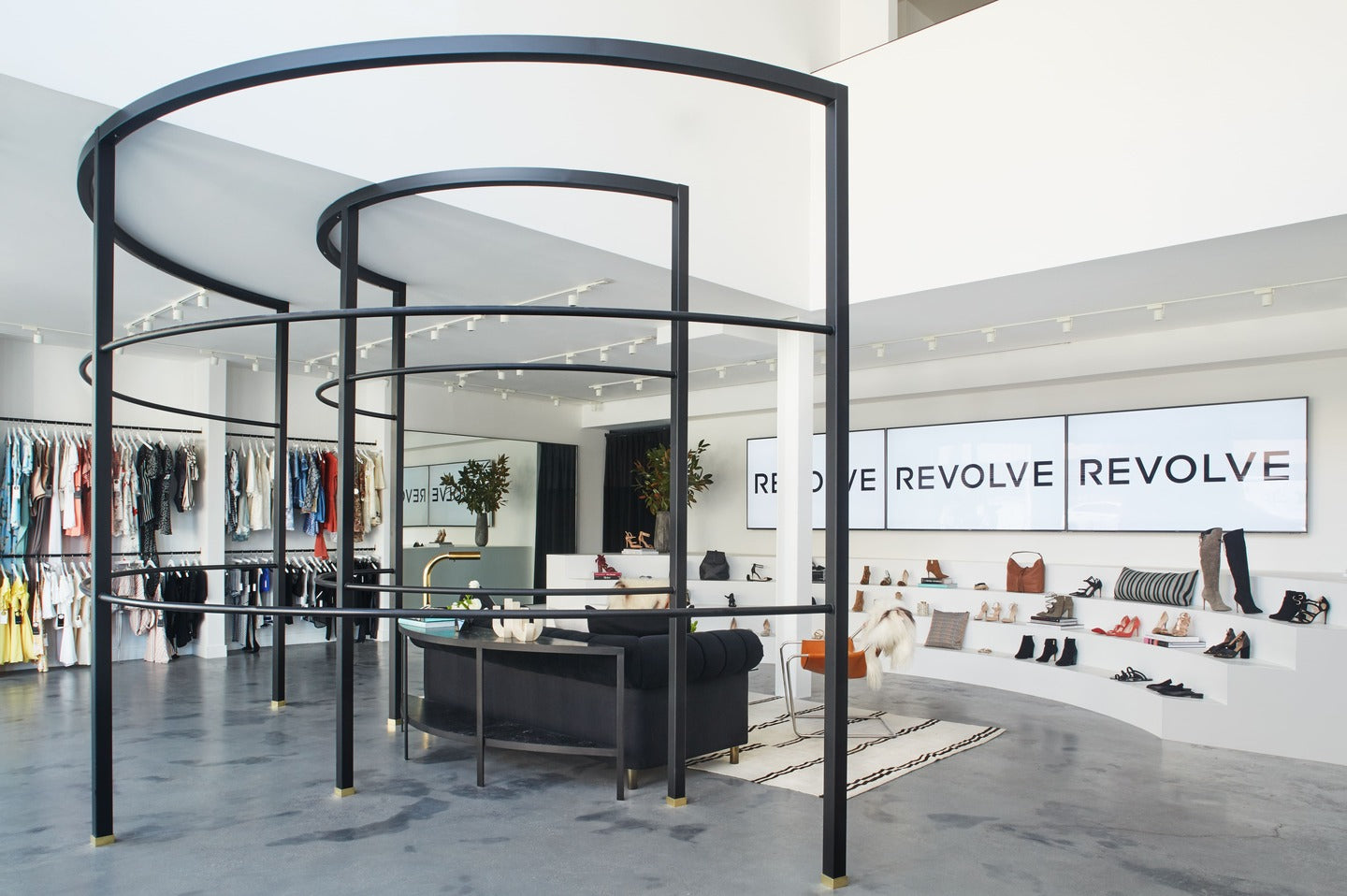 Revolve Showroom – Mat Sanders